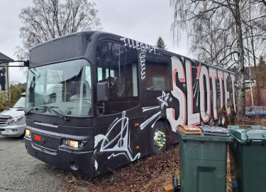 Russebuss og russebil til salgs | Russehjelpen