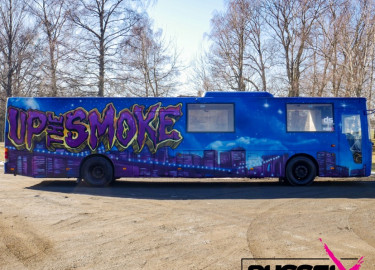 Russebuss og russebil til salgs | Russehjelpen