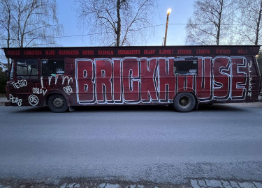 Russebuss og russebil til salgs | Russehjelpen