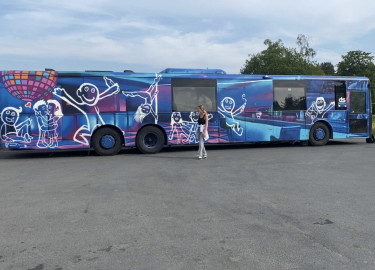 Russebuss og russebil til salgs | Russehjelpen