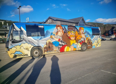 Russebuss og russebil til salgs | Russehjelpen