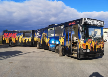 Russebuss og russebil til salgs | Russehjelpen