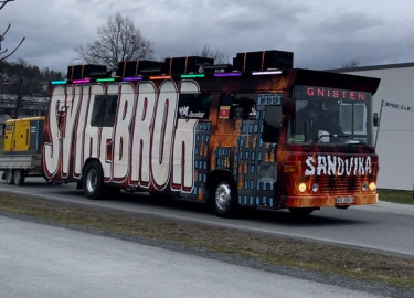 Russebuss og russebil til salgs | Russehjelpen